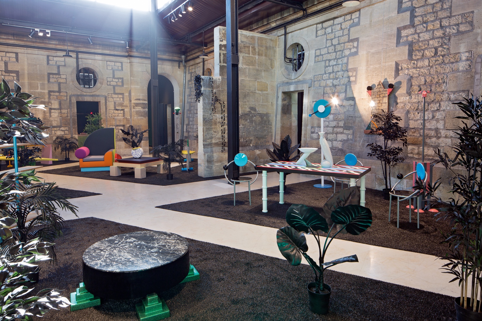 MEMPHIS – PLASTIC FIELD – Friedman Benda